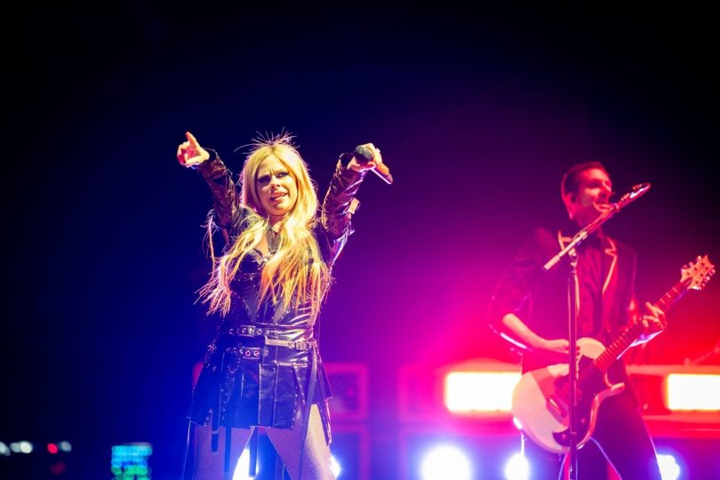 Avril Lavigne Sexy On Stage Hot Celebs Home