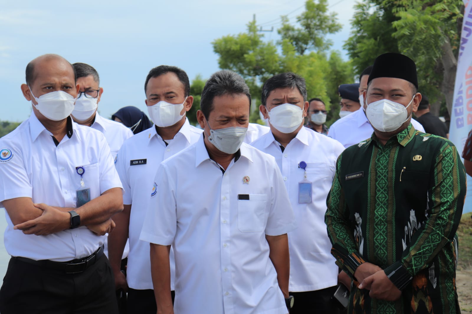 Gus Yani Menteri Kelautan Kunjungi Kampung Budidaya Bandeng Pangkah