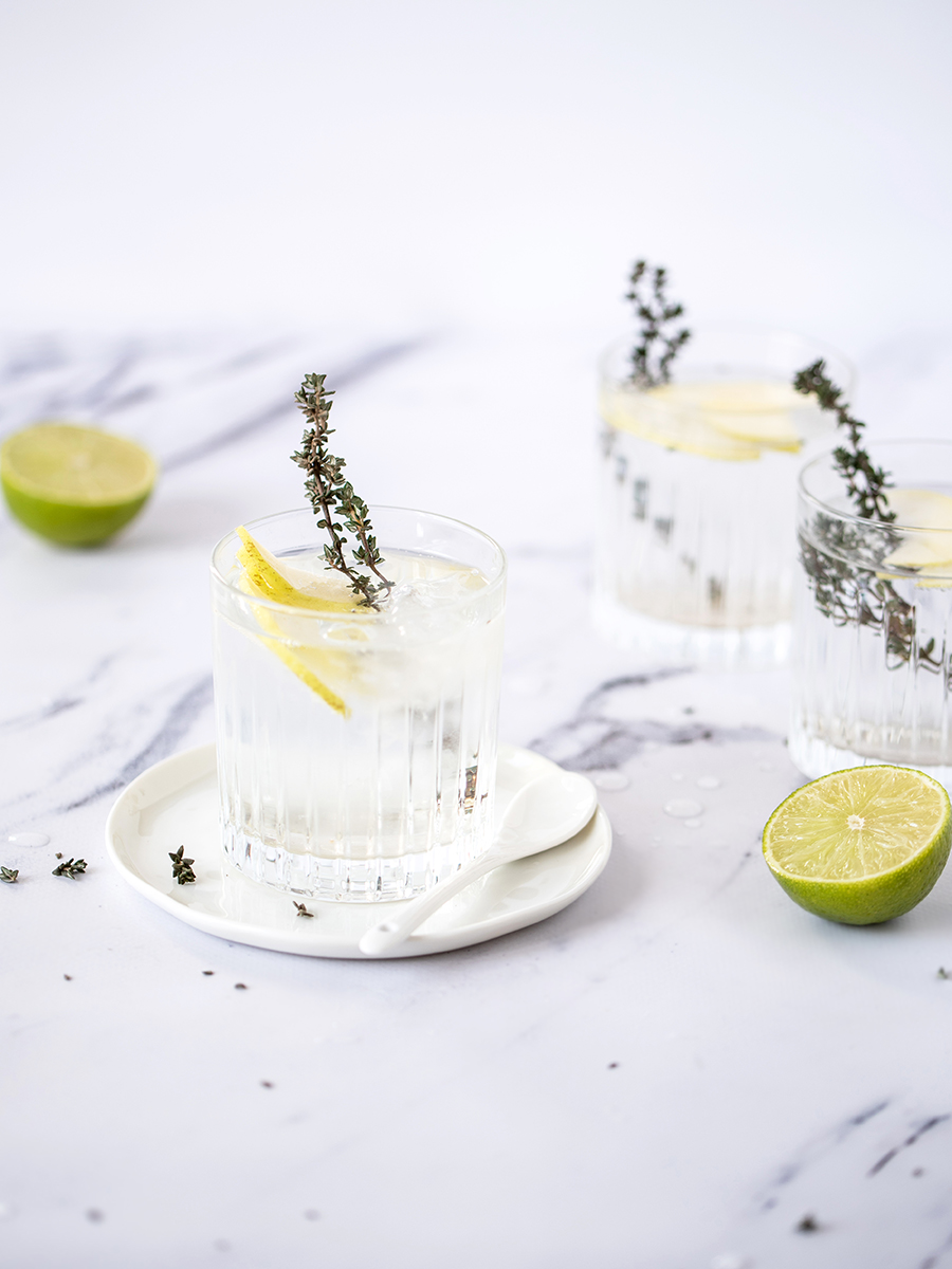 Ruhrwohlde Rezept Für Gin And Tonic Mit Frischem Thymian Und Knackigem