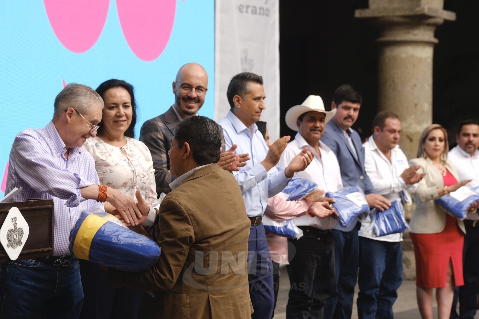 Entregaron A Municipios La Bandera Del Estado Por Conmemoración De Los