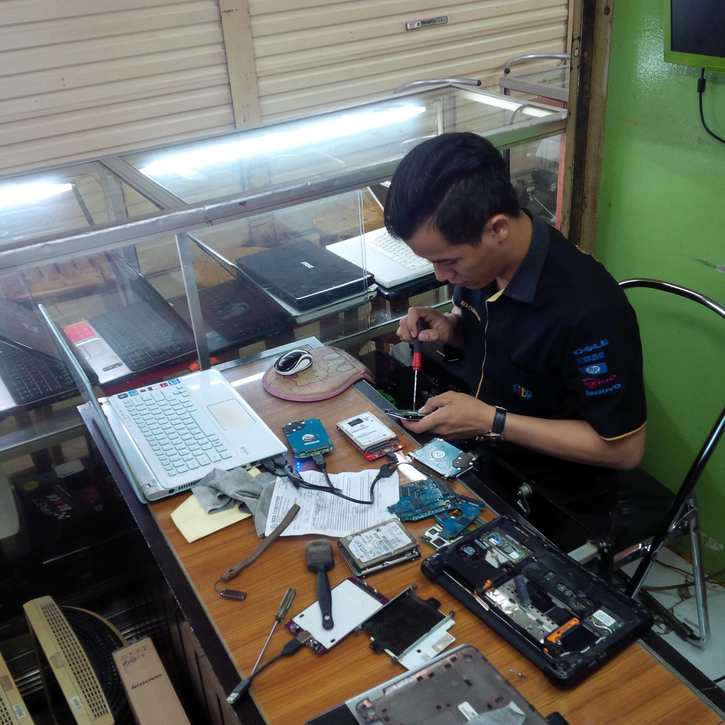 Service Laptop Dan Komputer Panggilan Di Pondok Kopi Bzs Store