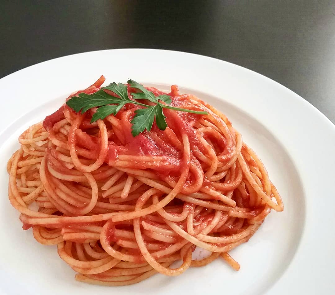 おうちでイタリアン！トマト缶で作るトマトソースパスタ