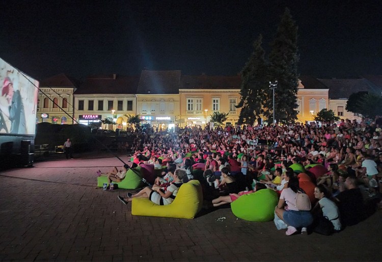 Ponovo Radi Bioskop Na Otvorenom Sirmiuminfo