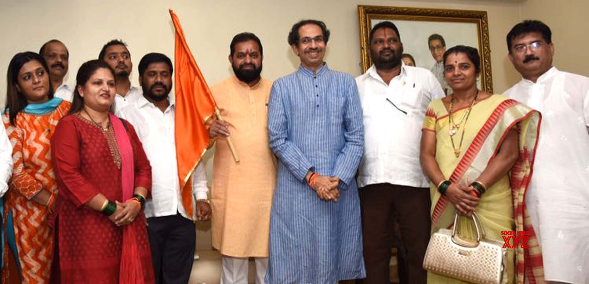 Raj Thackerays Mns Corporators Defect To Udhhavs Shiv Sena Social