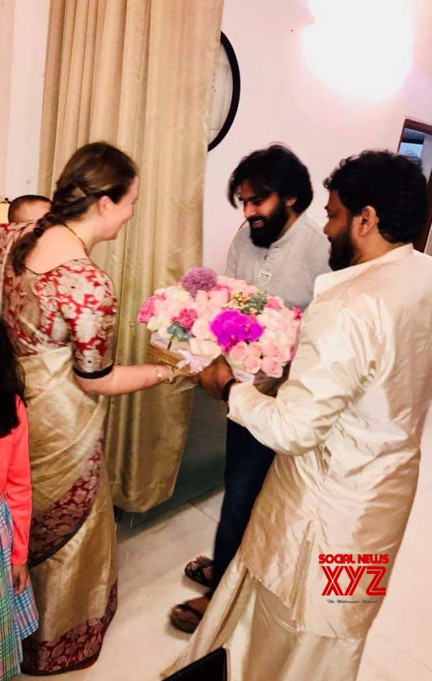 Pawan Kalyan Wishes Mega Star Chiranjeevi On His Birthday Social News Xyz