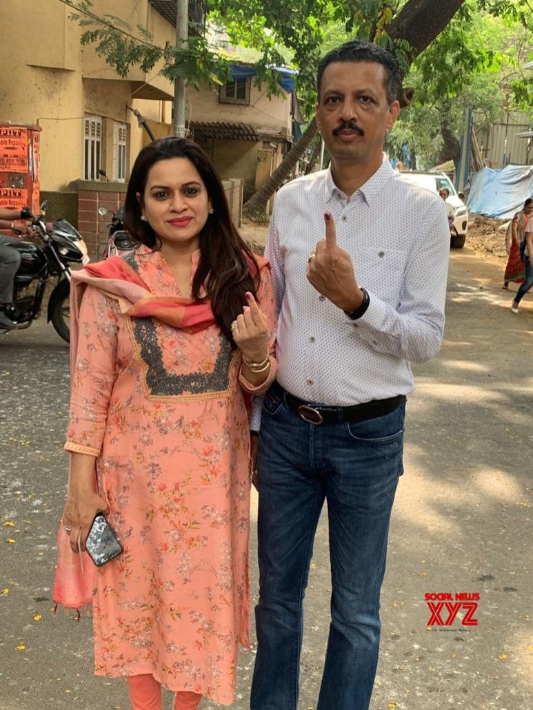 Mumbai 2019 Lok Sabha Elections Phase 4 Milind Narvekar Casts Vote