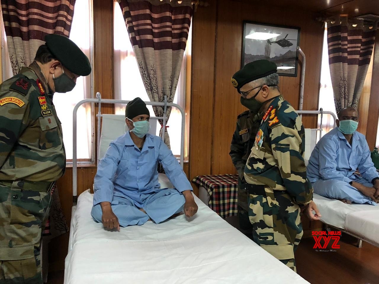 Leh Army Chief General Manoj Mukund Naravane Visits Military Hospital