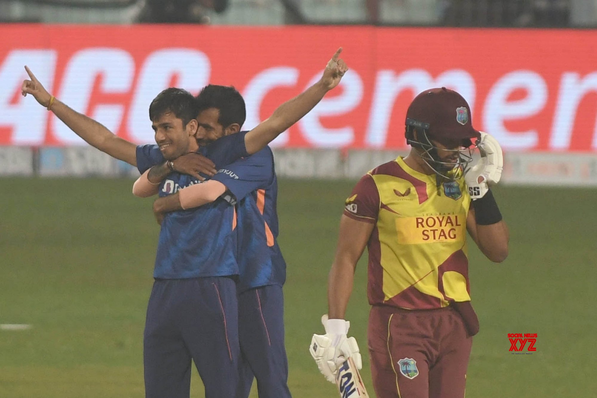 Kolkataindias Ravi Bishnoi Celebrates With Yuzvendra Chahal After