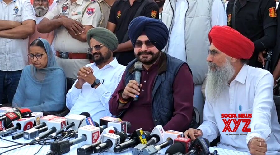 Mansa Congress Leader Navjot Singh Sidhu With Slain Singer Sidhu