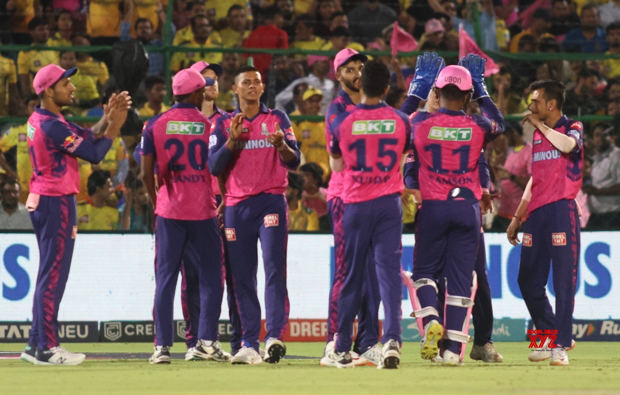 Jaipur Rajasthan Royals Players Celebrates The Dismissal Of Devon