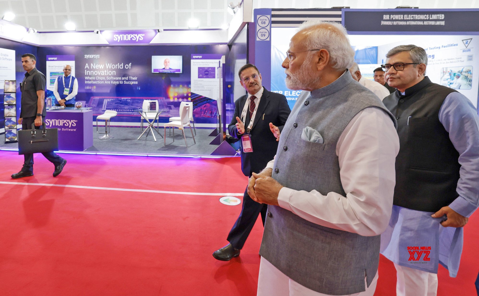 Gandhinagar Pm Modi Takes A Walkthrough Of The Exhibition At The