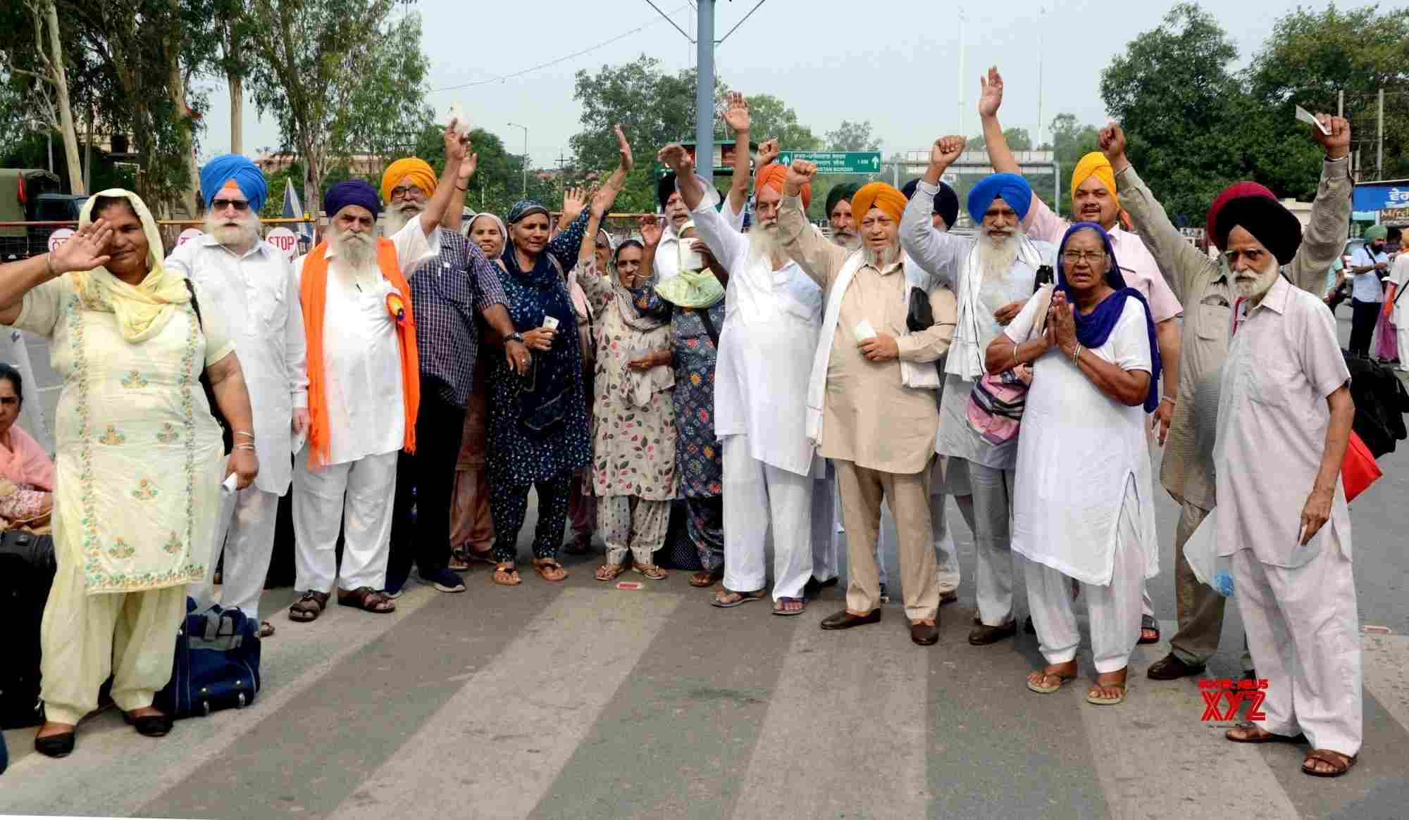 Amritsar Sikh Pilgrims At Attari Before Leaving For Pakistan For A