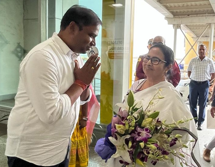 Mamata Banerjee Reaches Odisha To Meet Naveen Patnaik On March 23