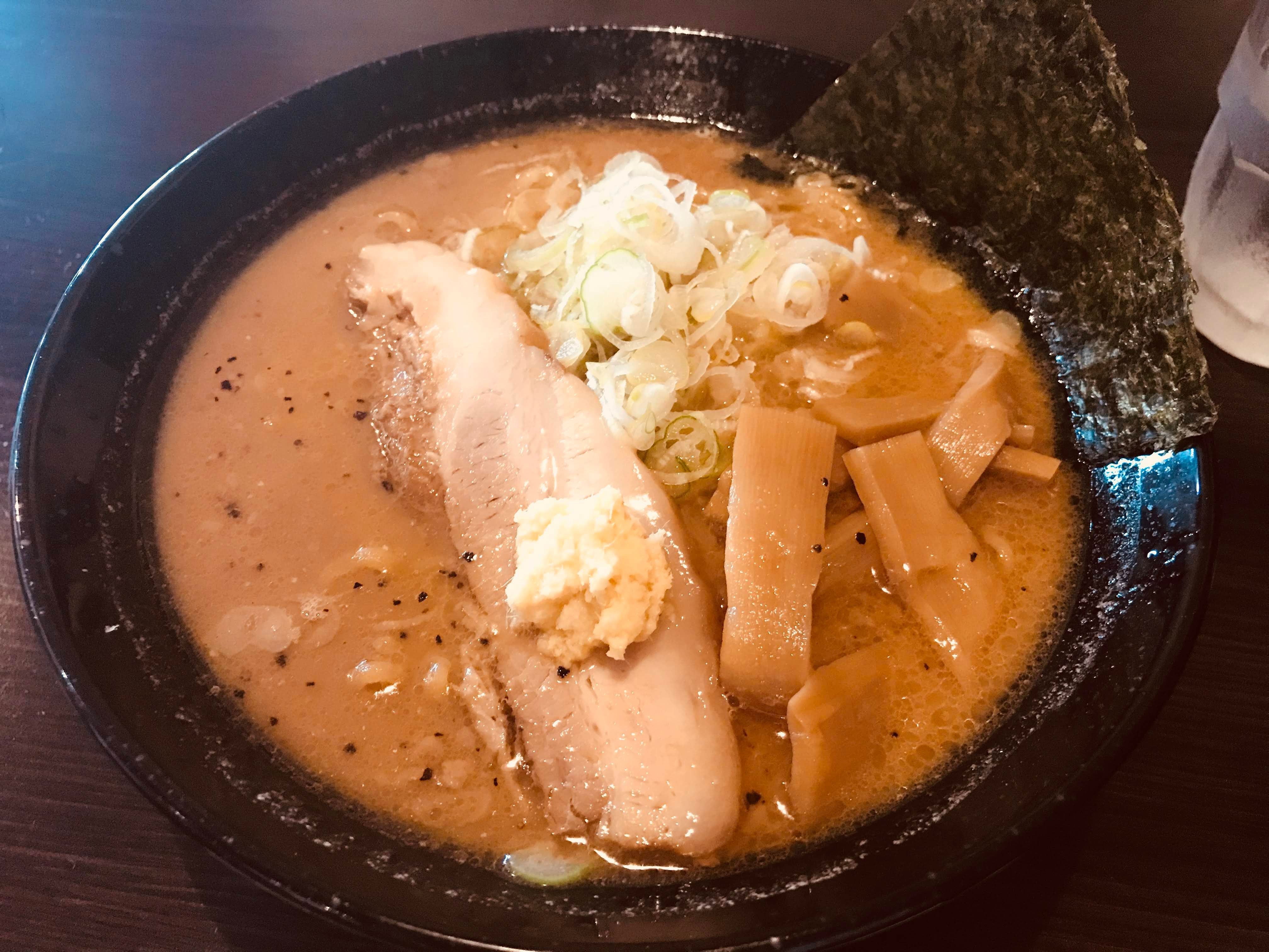 豊田市のラーメン屋 麺屋 八丸の”焙煎味噌豚骨ラーメン”を食べてみる Tetsuyanbo