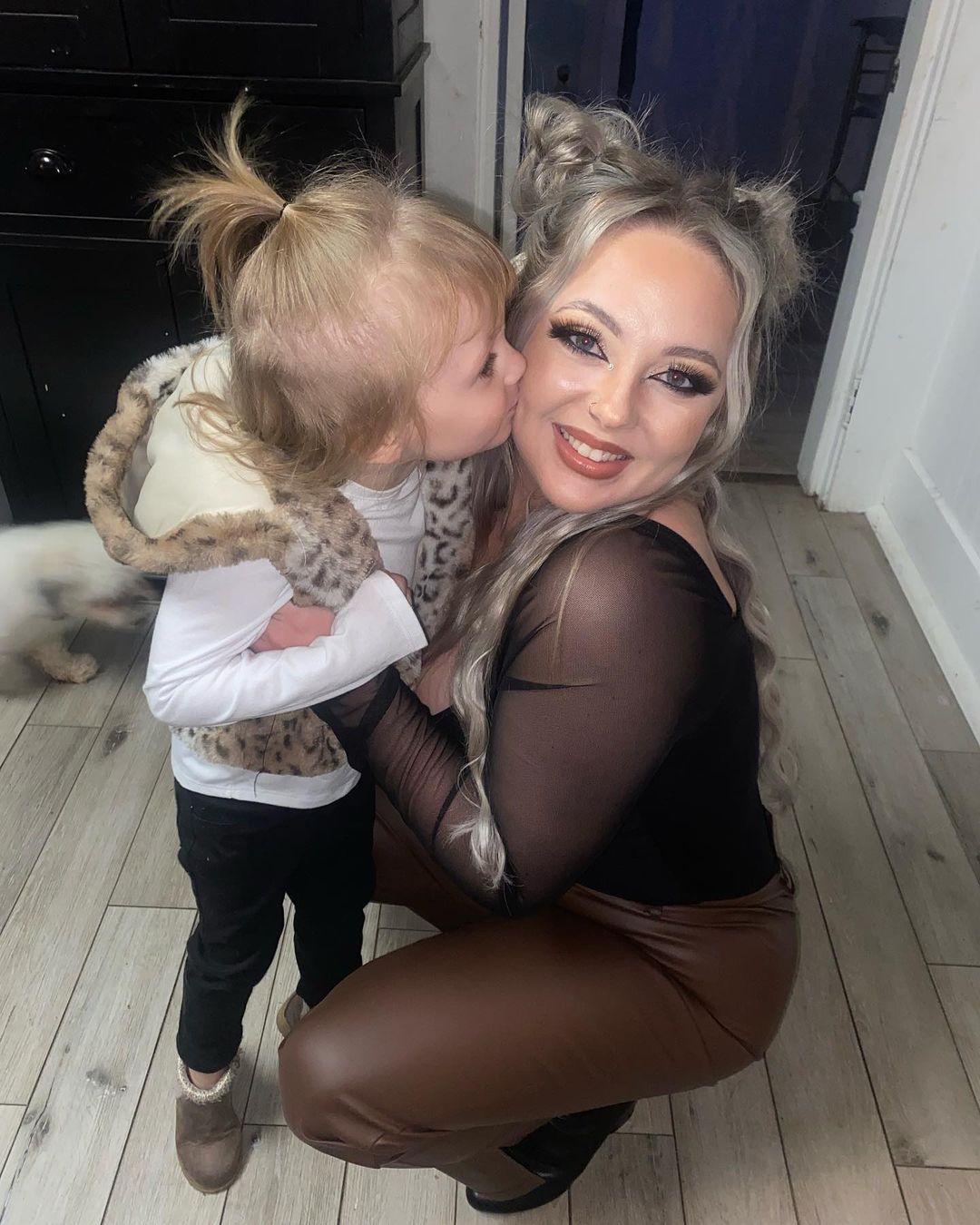 Teen Mom Jade Cline Flaunts Curves In See Through Shirt And Tight Leather