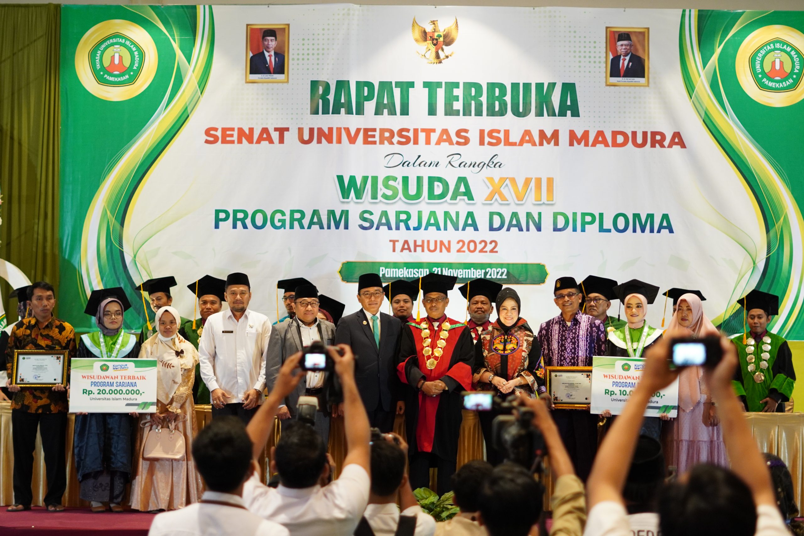 Dua Mahasiswa Uim Jadi Wisudawan Terbaik Rektor Beri Reward Beasiswa