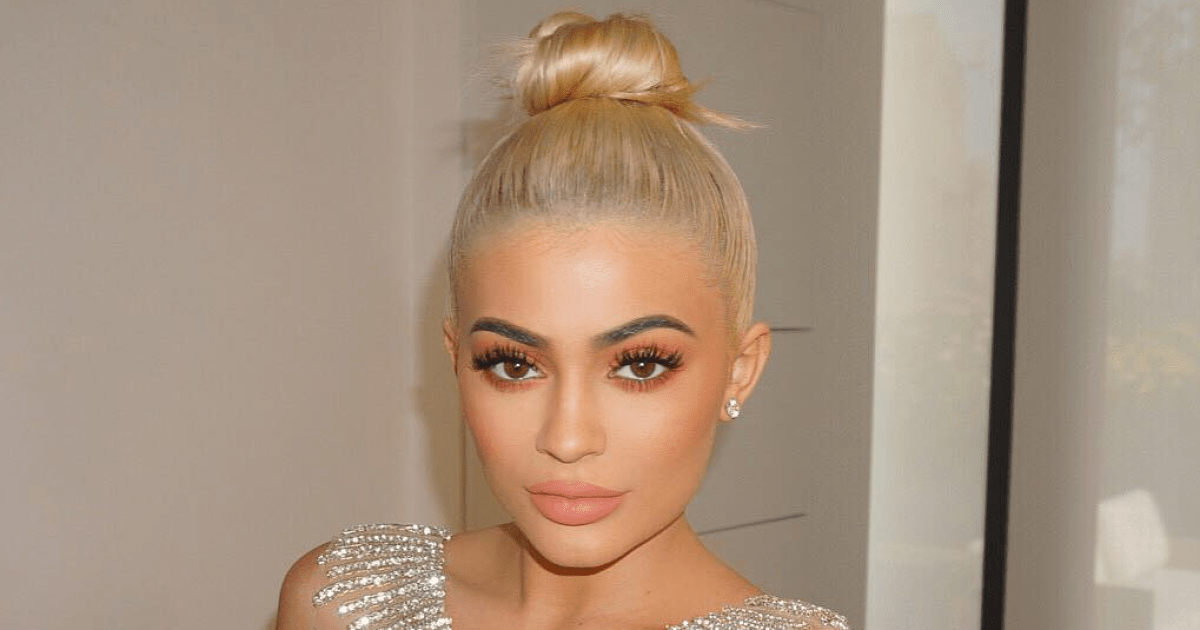 Kylie Jenner Wears Just Lingerie In Racy Mirror Selfie Photo