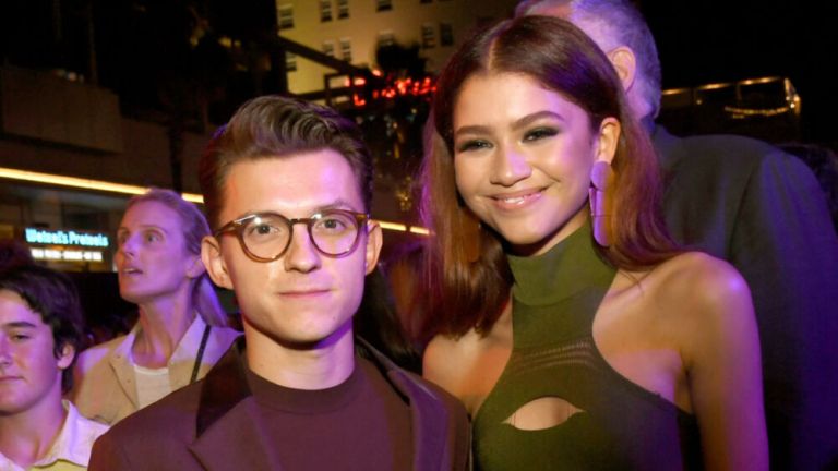 ¡al Estilo De Spider Man Así Felicita Tom Holland A Zendaya Por Su