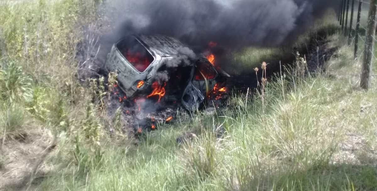 Despiste Vuelco E Incendio De Un Auto En El Camino Que Une Las Rutas 2