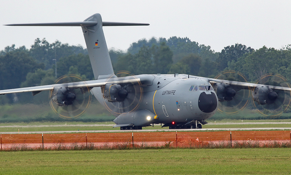 First Ever North American Luftwaffe Airbus A400m Atlas Demo At Thunder