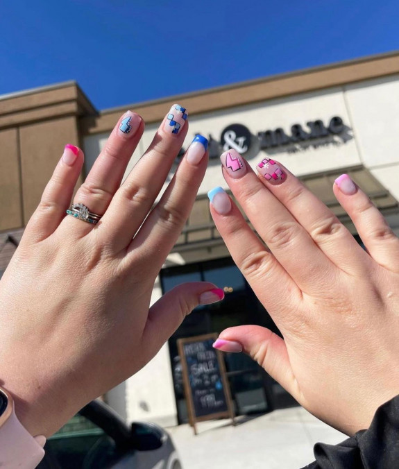 36 Gender Reveal Nail Ideas — Blue And Pink Gender Revel Short Nails