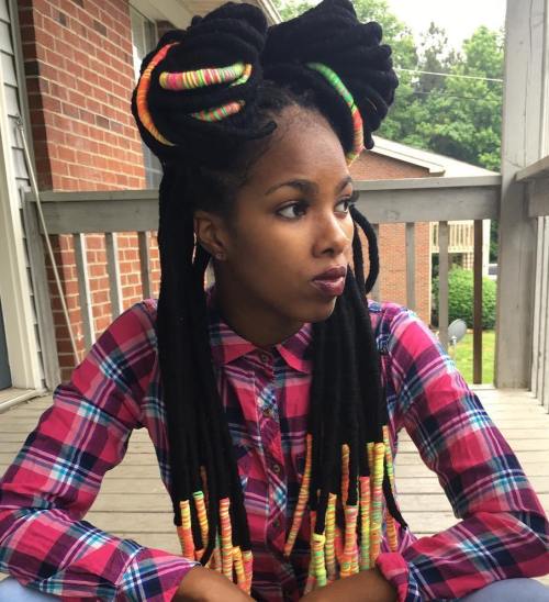 20 Playful Ways To Wear Yarn Dreads