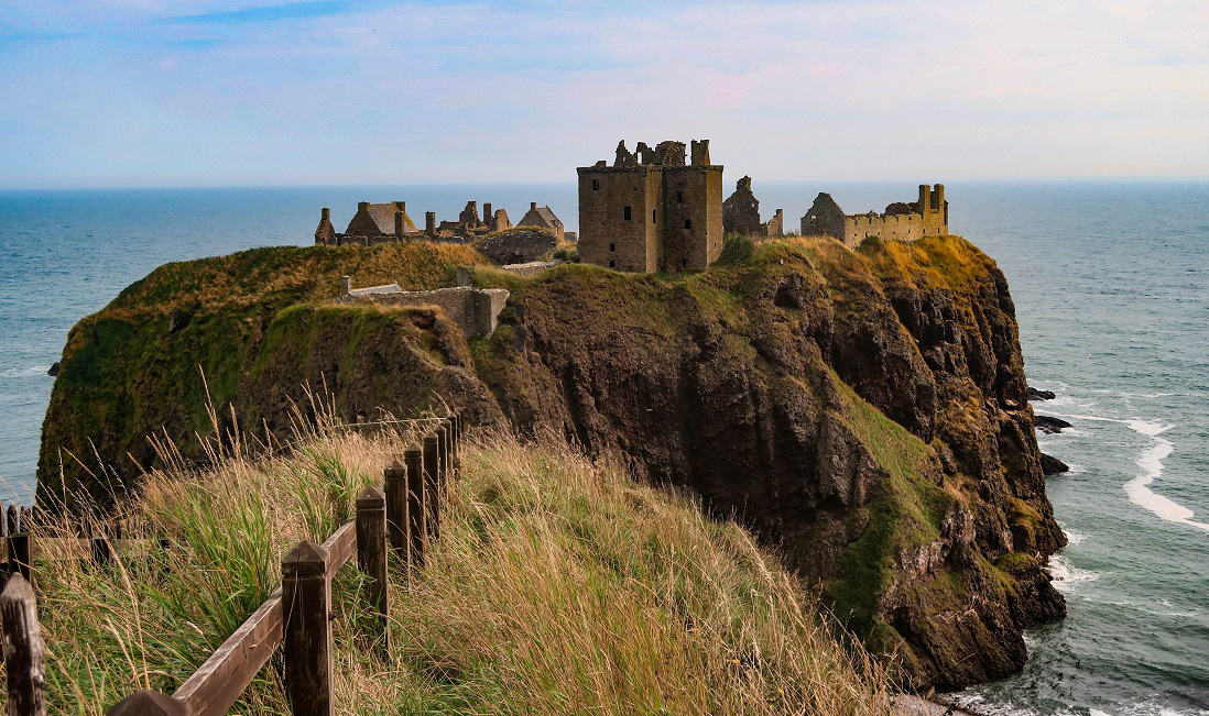 Clifftop Castles In Scotland Top Picks For Scotlands Most Dramatic Ruins