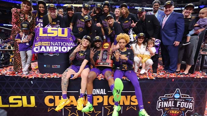 Welcome Home The National Championship Winning Lsu Lady Tigers Monday