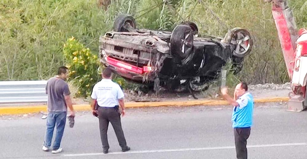 Dos Personas Lesionadas Tras Volcadura De Vehículo En Monterrey