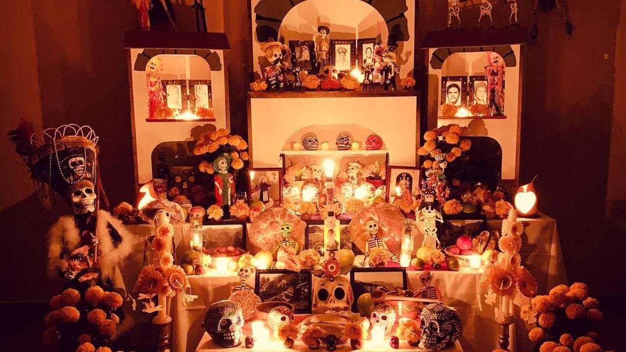 El Significado De Las Velas En La Ofrenda De Día De Muertos Y Qué Día