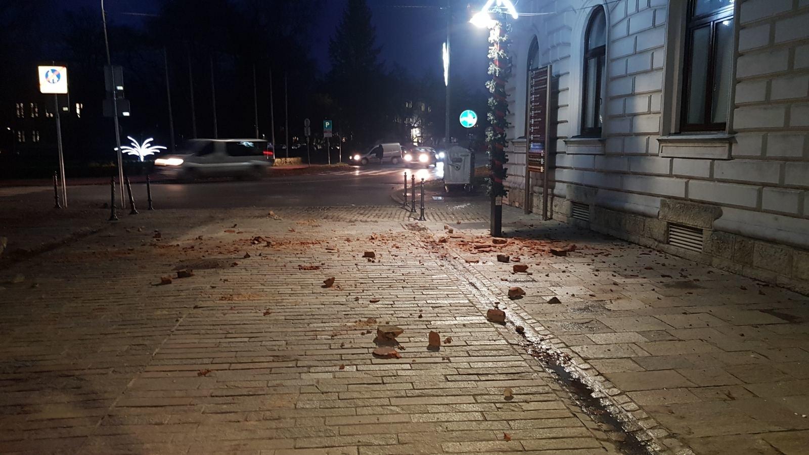 Jutros Tri Jaka Potresa Zatresla Petrinju Sisak I Zagreb