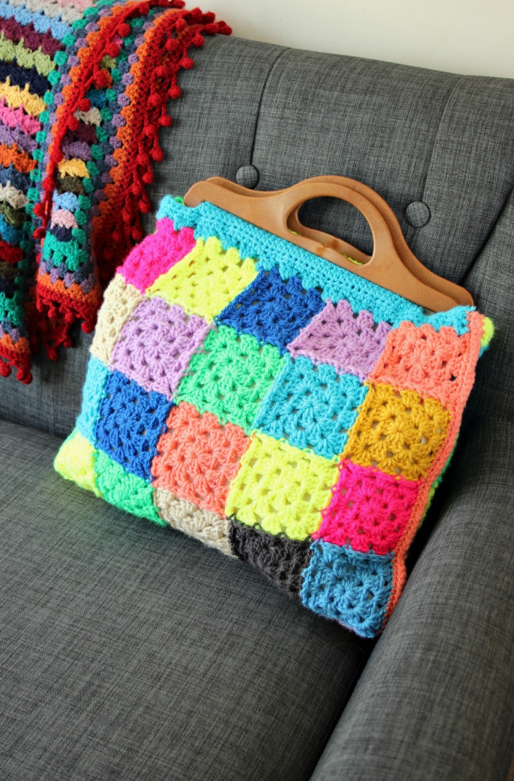 How To Make A Granny Square Bag Free Crochet Pattern Zeens And Roger