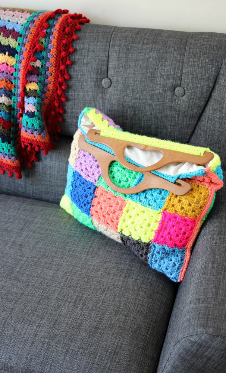 How To Make A Granny Square Bag Free Crochet Pattern Zeens And Roger