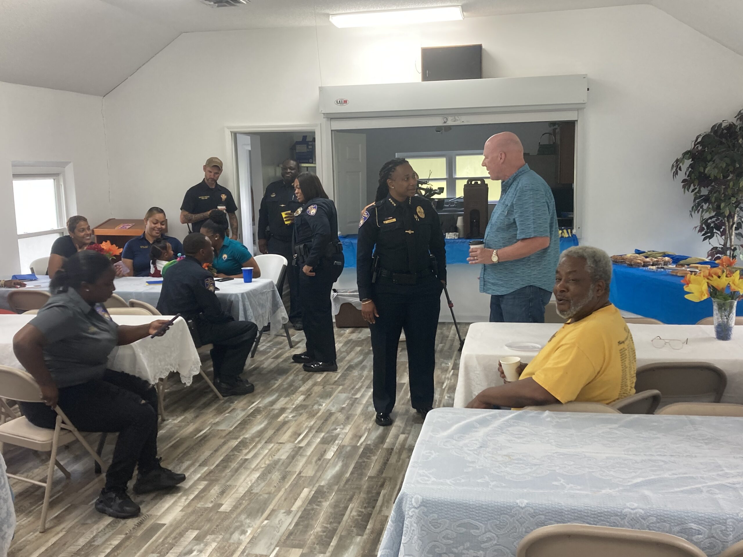 Citizens Of Midway Meet Their Police Chief For Coffee The Gadsden