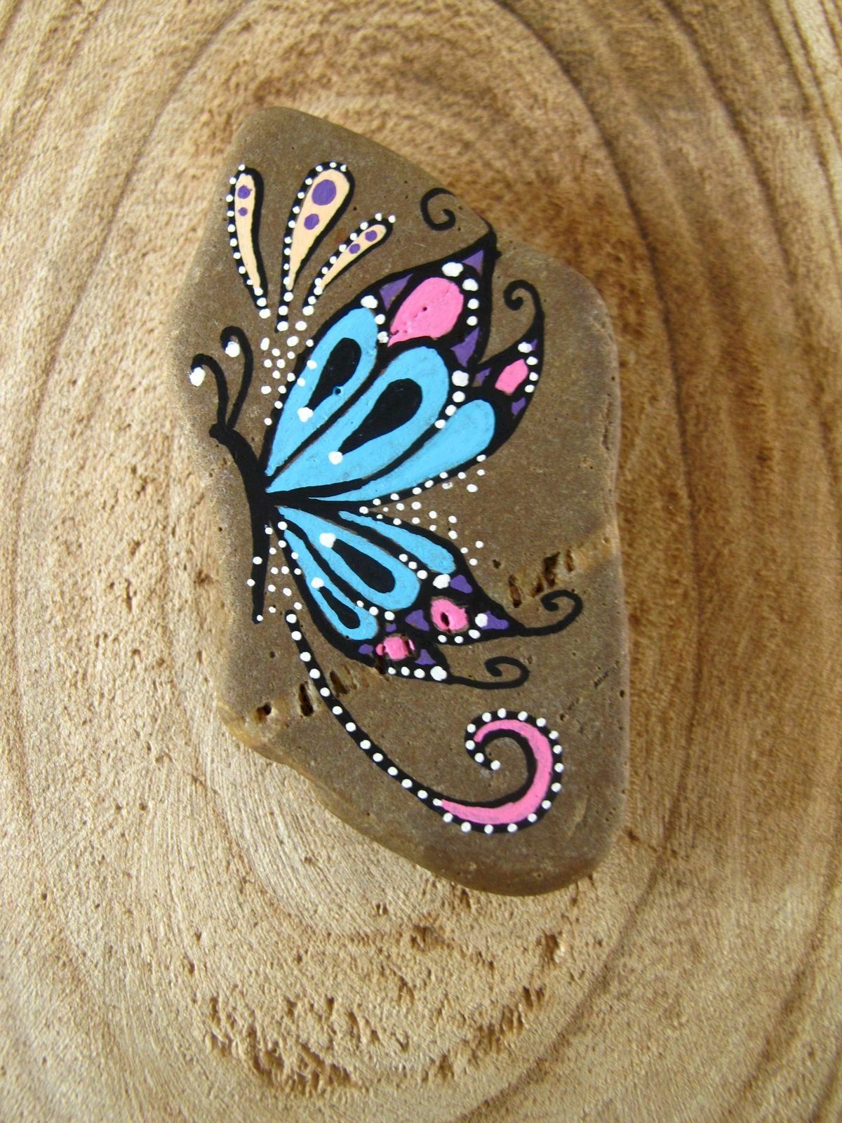 55 Cute Diy Painted Rocks Animals Butterfly Ideas 4 Doityourzelf