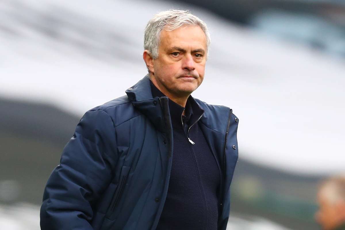 Jose Mourinho Sent Off As Roma Ends Napolis Winning Start To Season