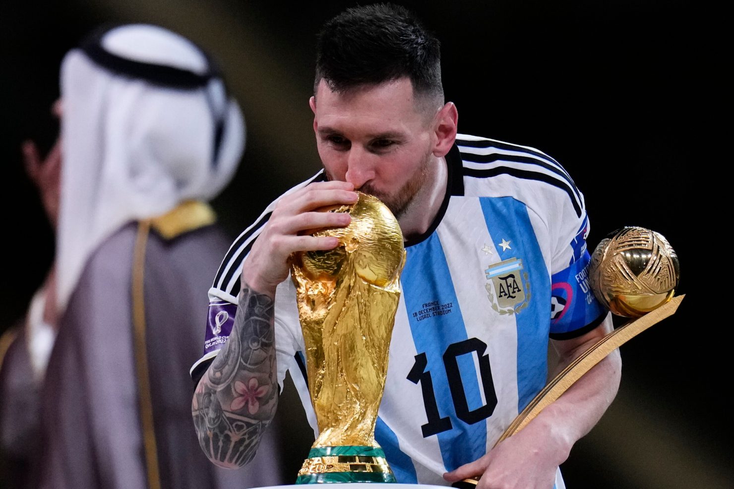 Así Levantó Messi El Trofeo Del Mundial En Catar Entérate Pereira