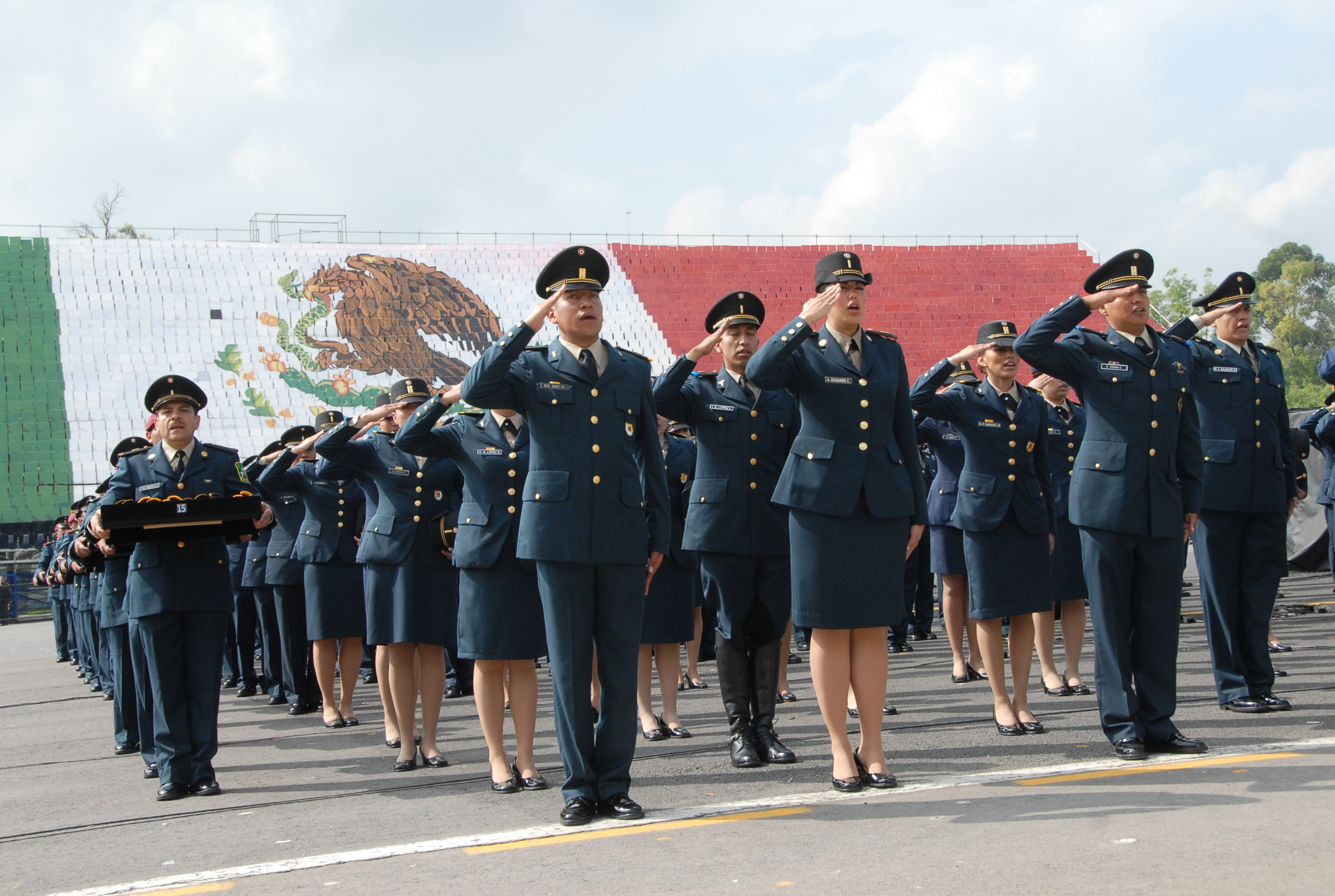 Ascienden 787 Elementos Del Ejército Y Fuerza Aérea Mexicanos