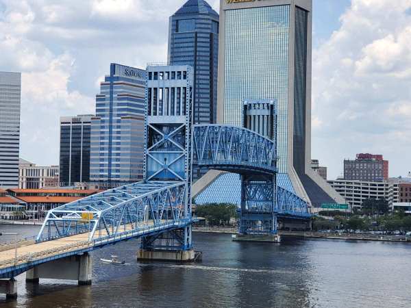 7 Romantic Downtown Jacksonville Things To Do On The Southbank