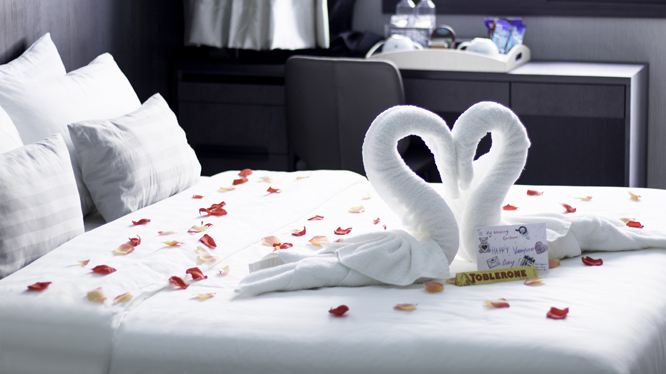 Romantic Honeymoon Hotel Room Package Singapore Boutique Hotel