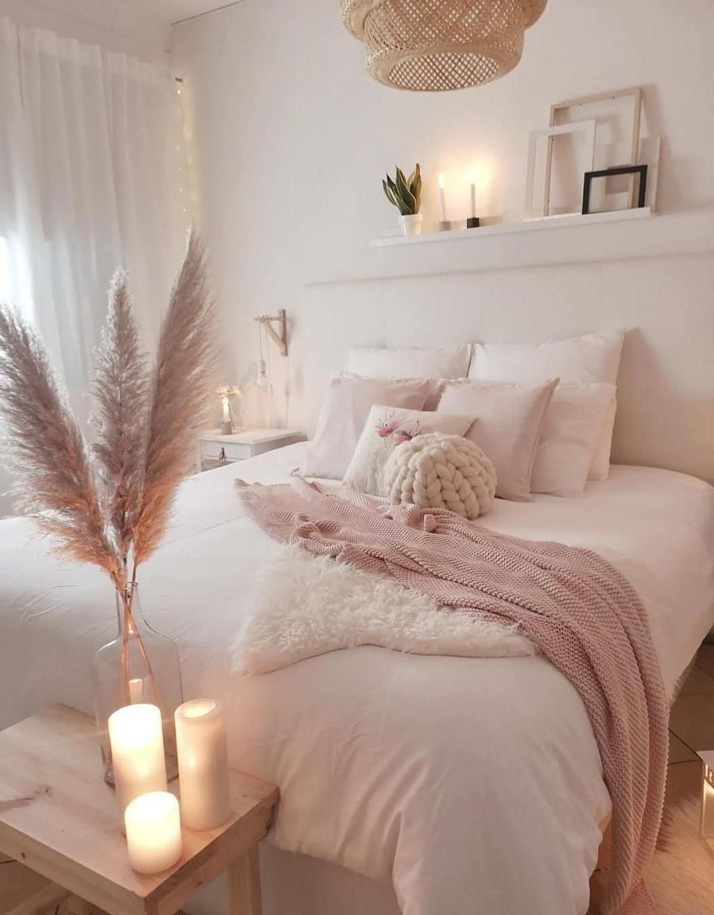 33 Stunning Romantic Bedroom Decor Ideas You Will Love Homyhomee