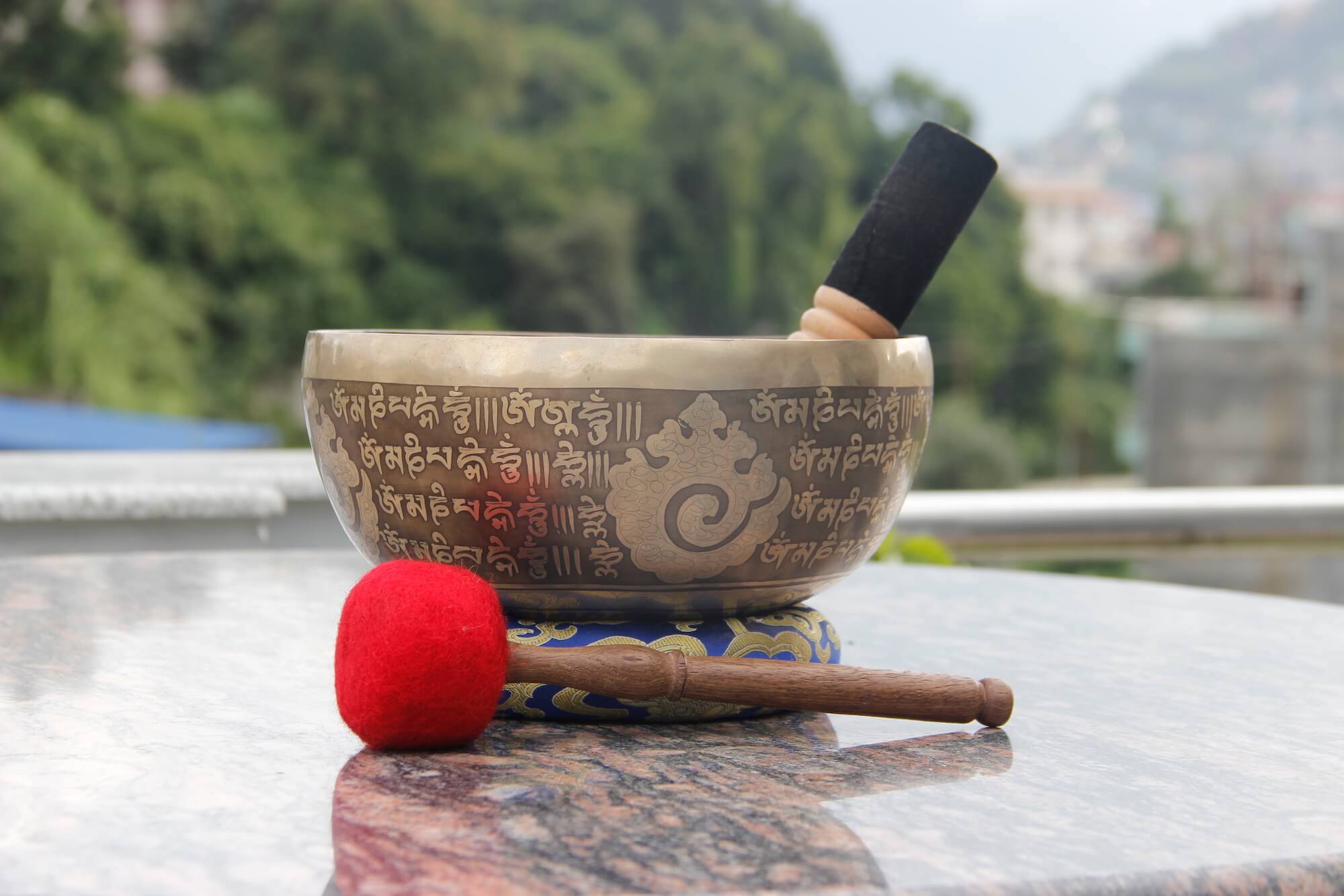 Healing Singing Bowl With Set Handicrafts In Nepal