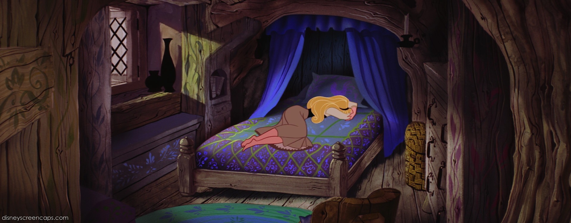 Aurora Sleeping Beauty Bed