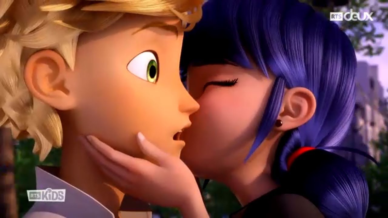 Miraculous Ladybug Kissing In Bed Miraculous Kisses Hawk Moth