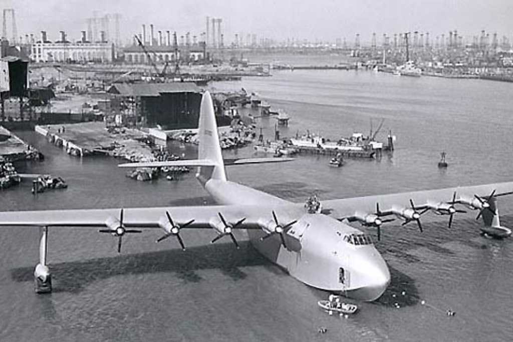 Hughes H 4 Hercules Inside The Largest Aircraft Ever Built That Could