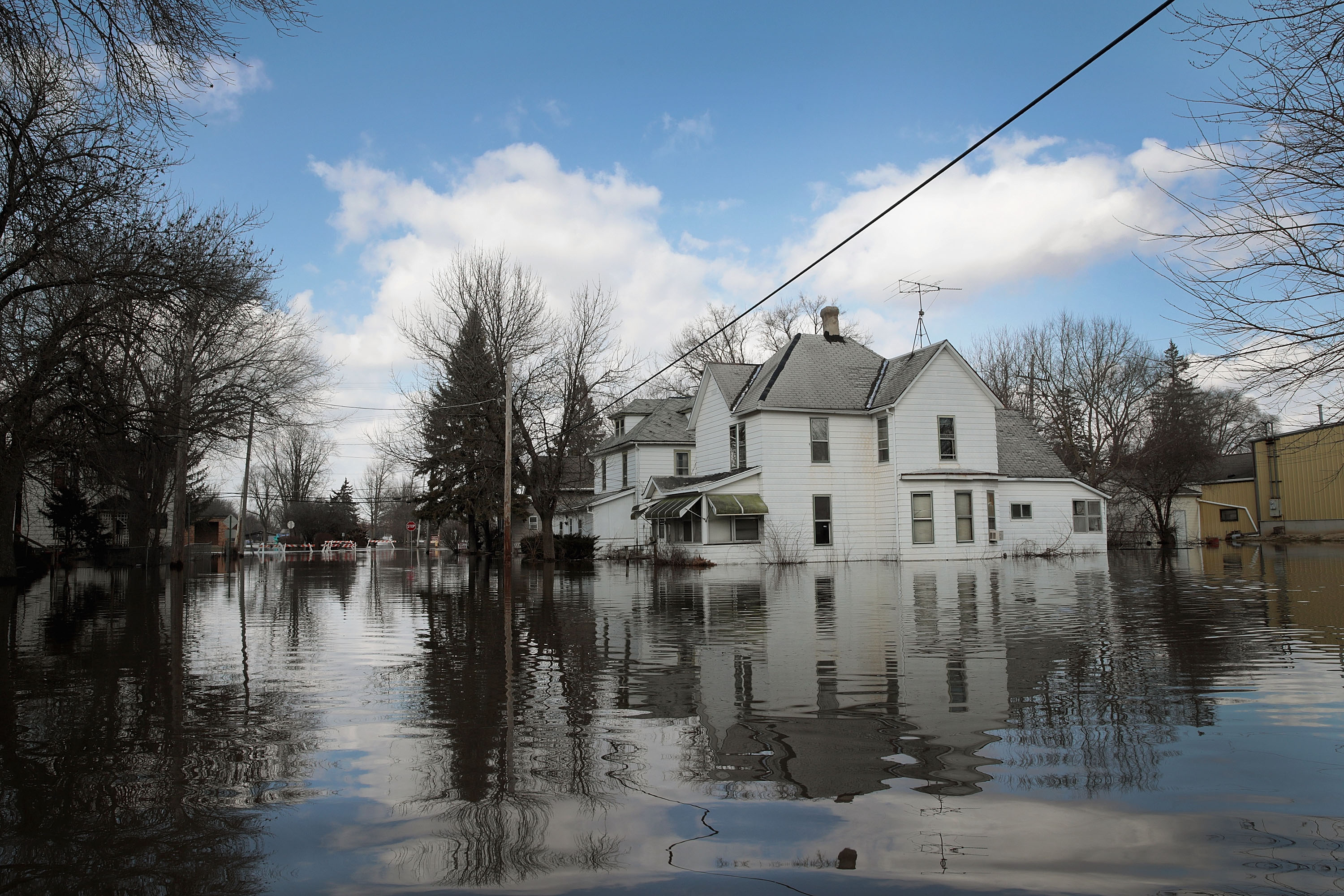 Inundaciones Históricas En Estados Unidos Dejan Al Menos Tres Muertos