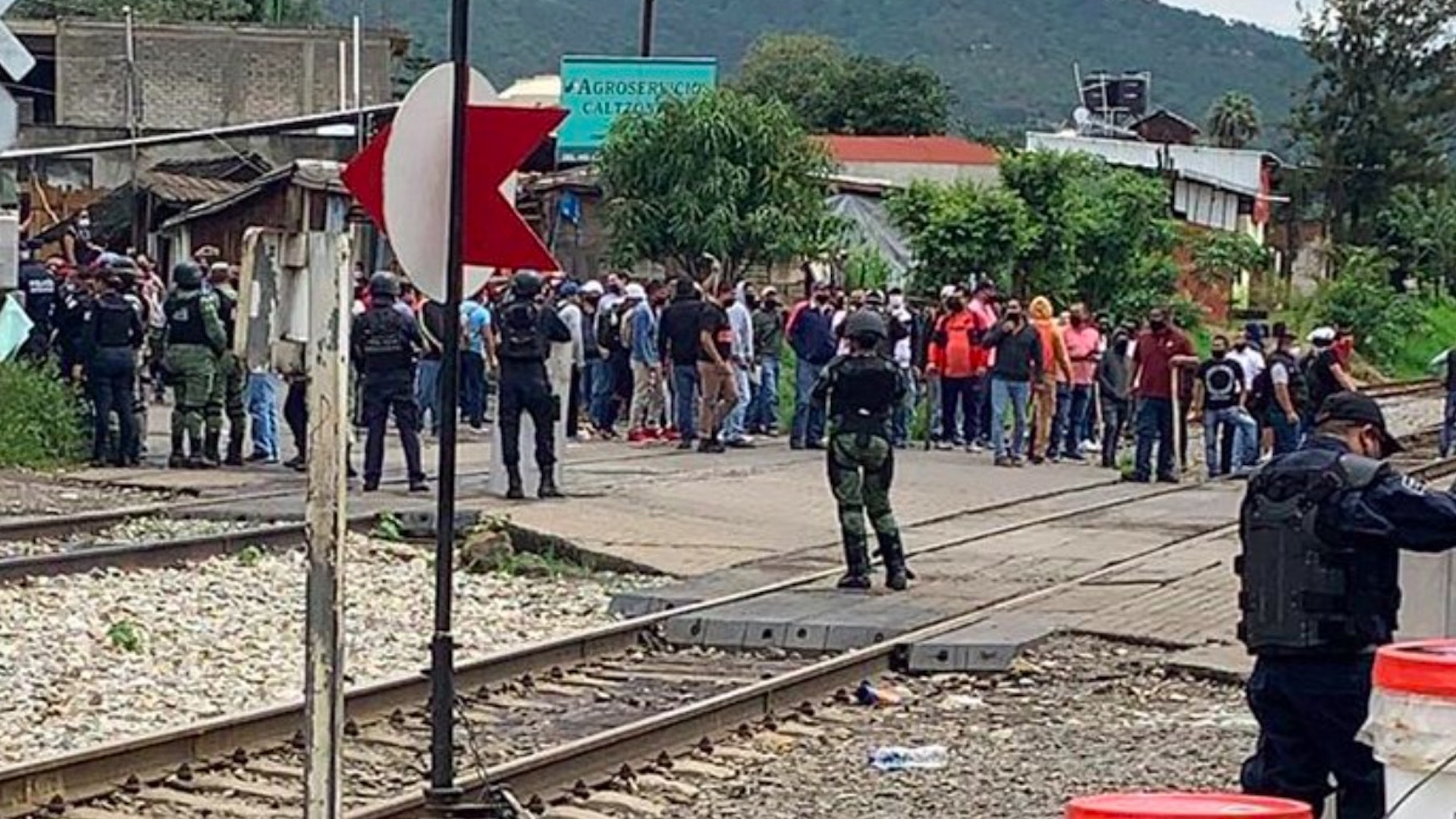 Por Cada Tren Detenido En Michoacán Tras Bloqueos Se Pierden Entre 30