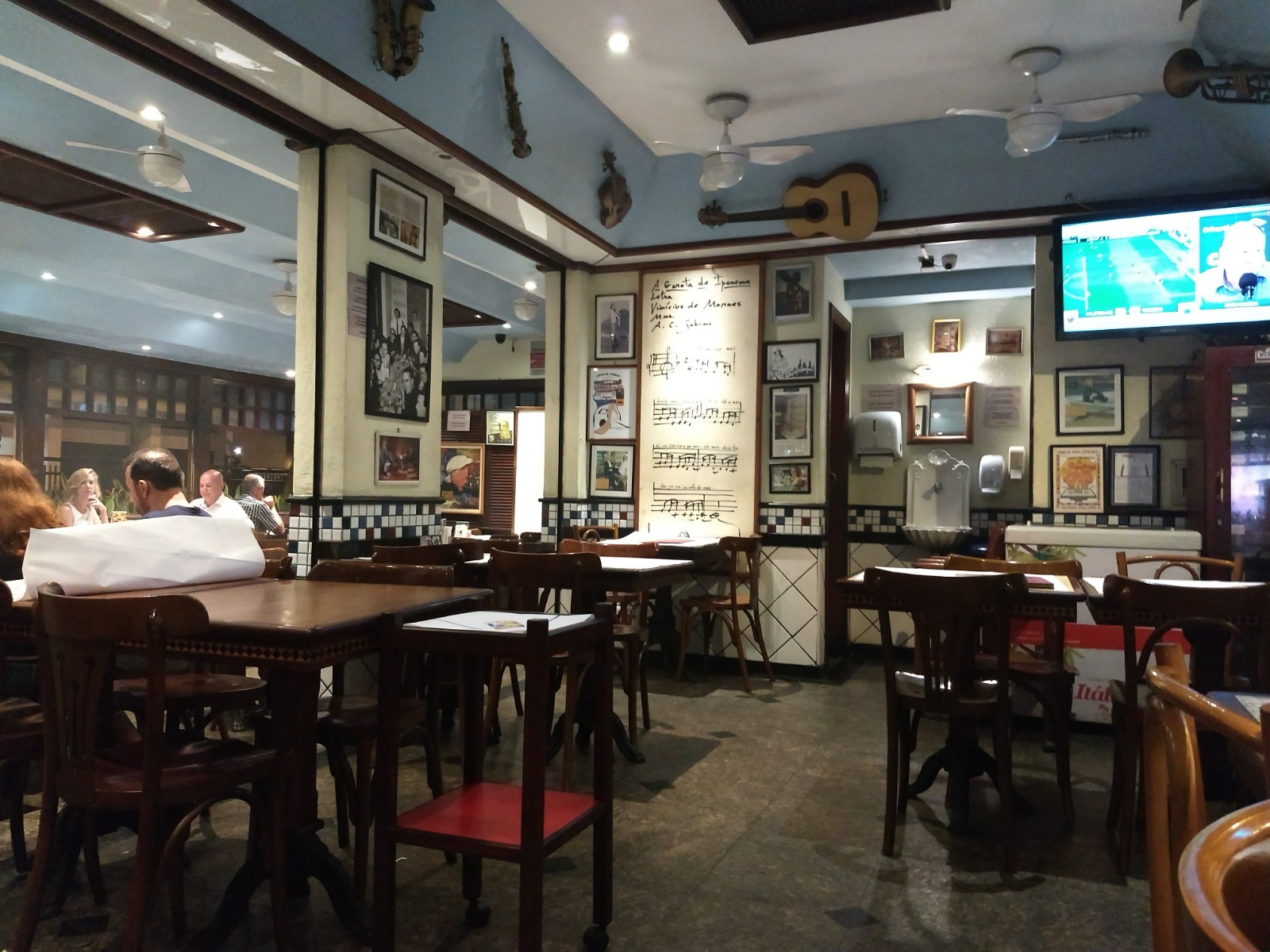 Conociendo El Mítico Bar Garota De Ipanema Rio De Janeiro Lucatdis