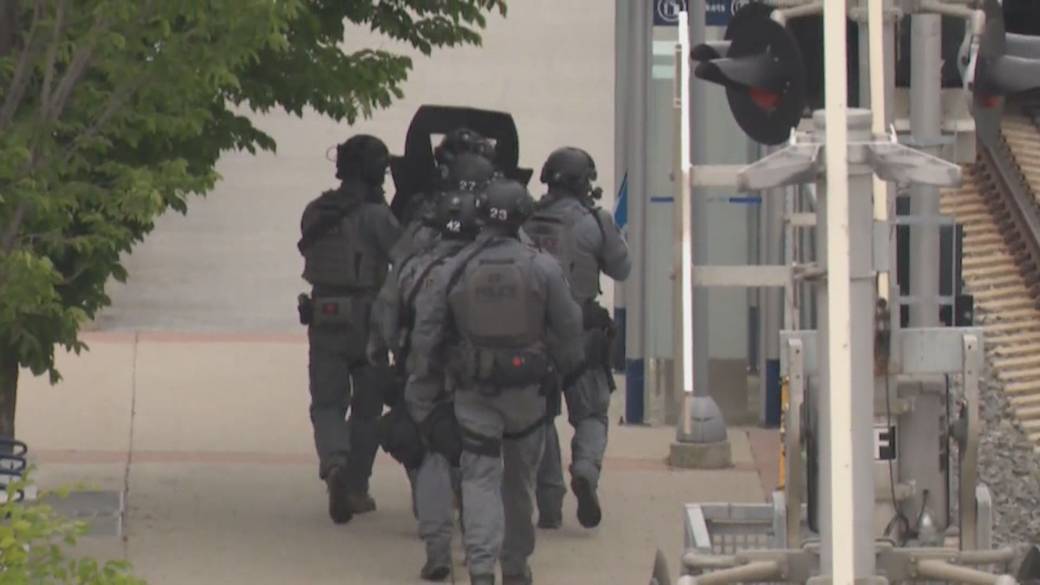 Man Shot By Police On Calgary Ctrain After Standoff Asirt To