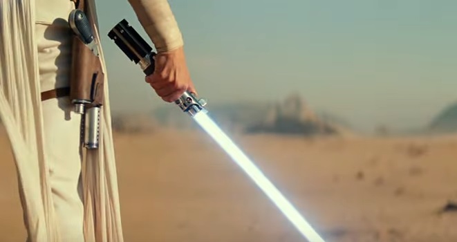 Reys Episode Ix Lightsaber Revealed At Star Wars Celebration Chicago